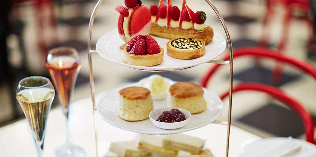 Monarchy Fatigue and Devonshire Cream Teas ⋆ Berries ⋆ Carb Wars Cookbooks